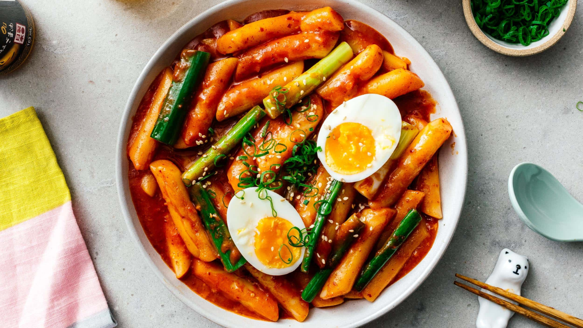 Tteokbokki: la receta fácil para hacer el mejor plato coreano en casa