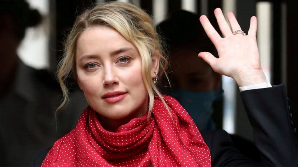 Amber Heard podría ir presa por tráfico de perros