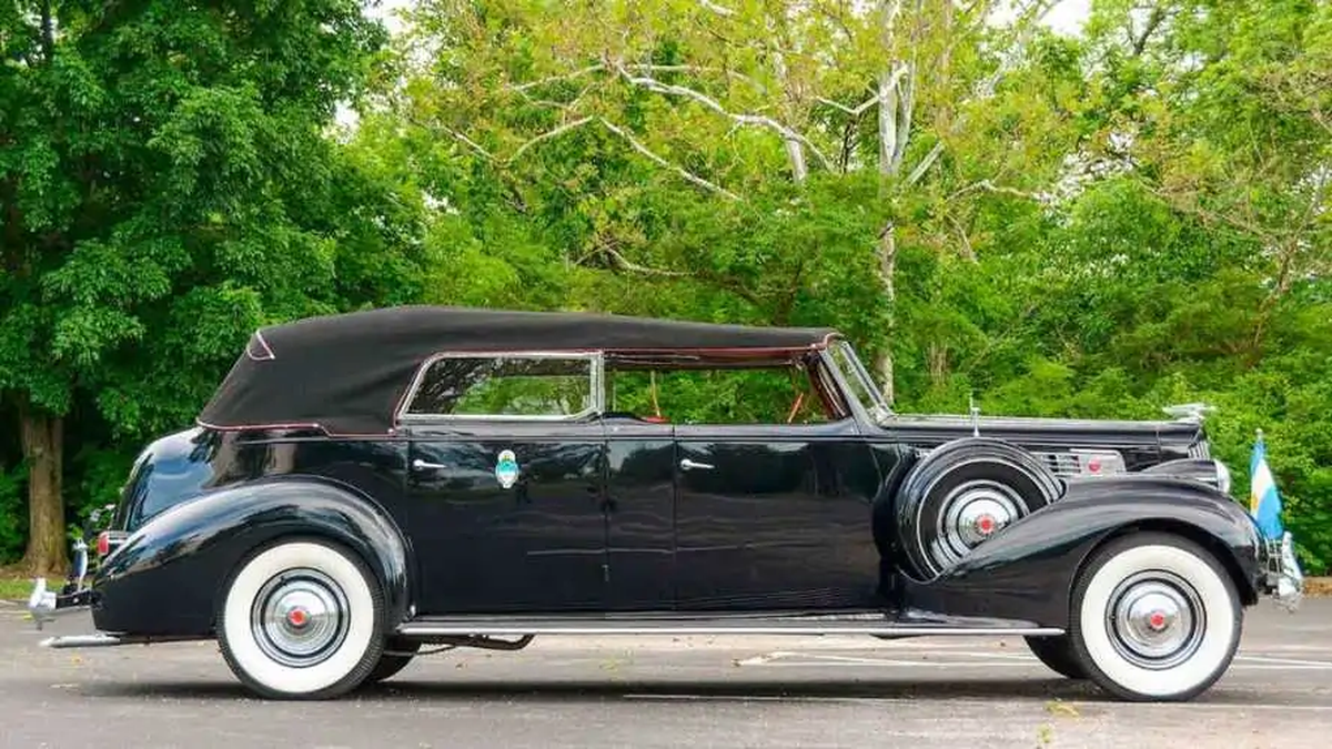 Jura de Milei con el descapotable de Perón y un mensaje a la Nación en ...