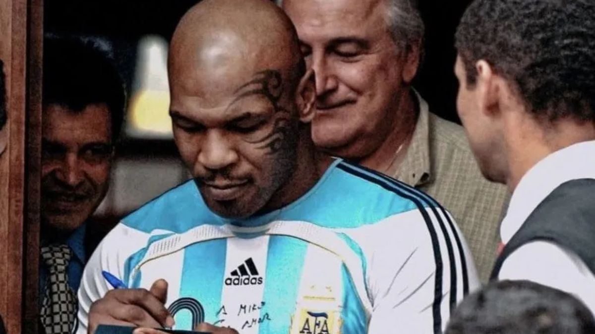 Mike Tyson defendió a Lionel Messi y amenazó al Canelo Álvarez: Si se ...