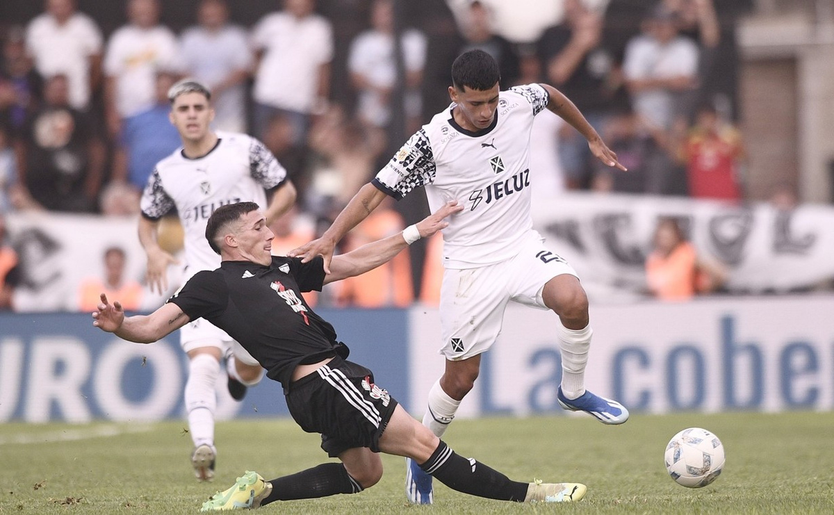 ¡Momentos! LA FOTO que compartió el arquero tras el triunfo de Riestra