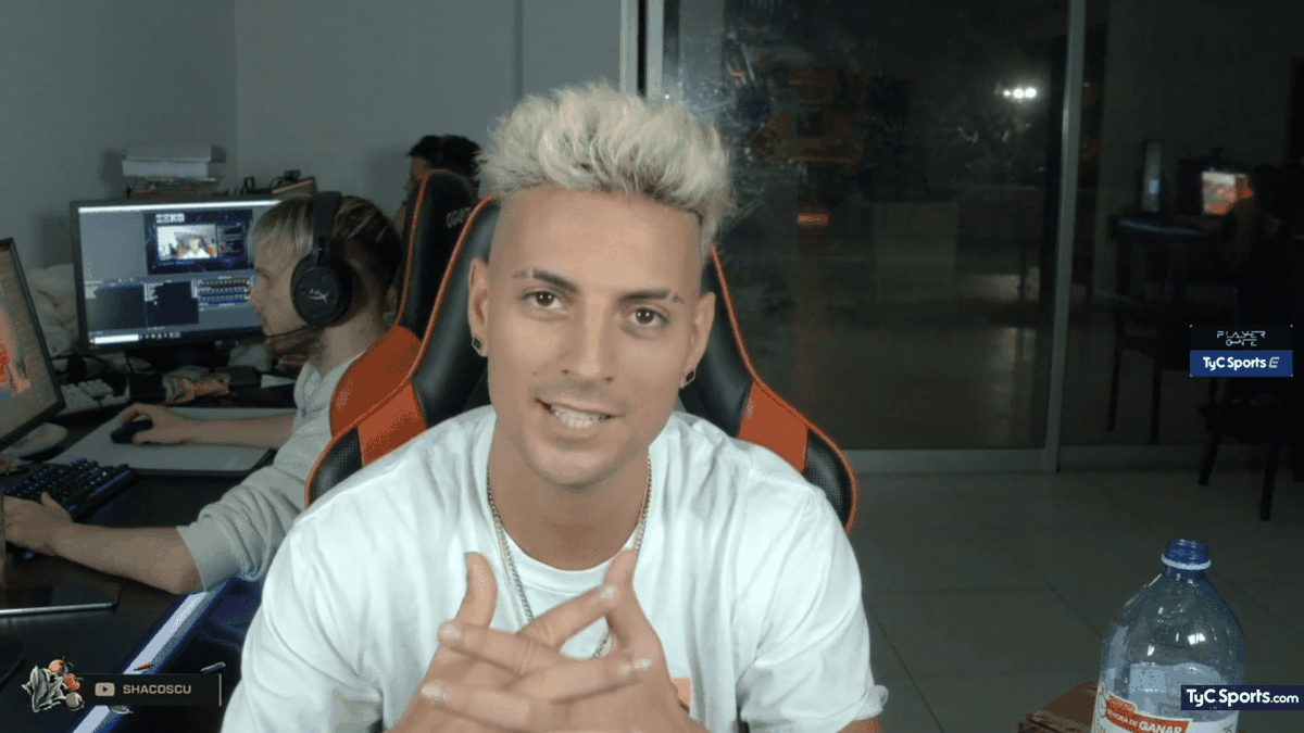 Confundieron al streamer Coscu con un cantante y se volvió viral en redes