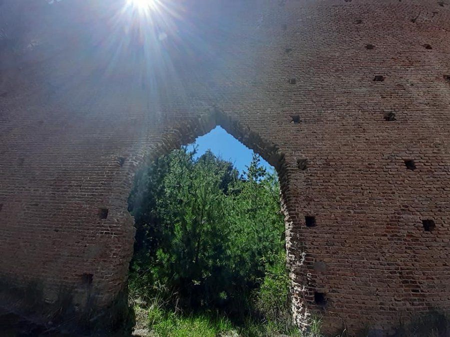 Proyecto Huemul: expedición a la isla de Bariloche en la que hace 70 ...