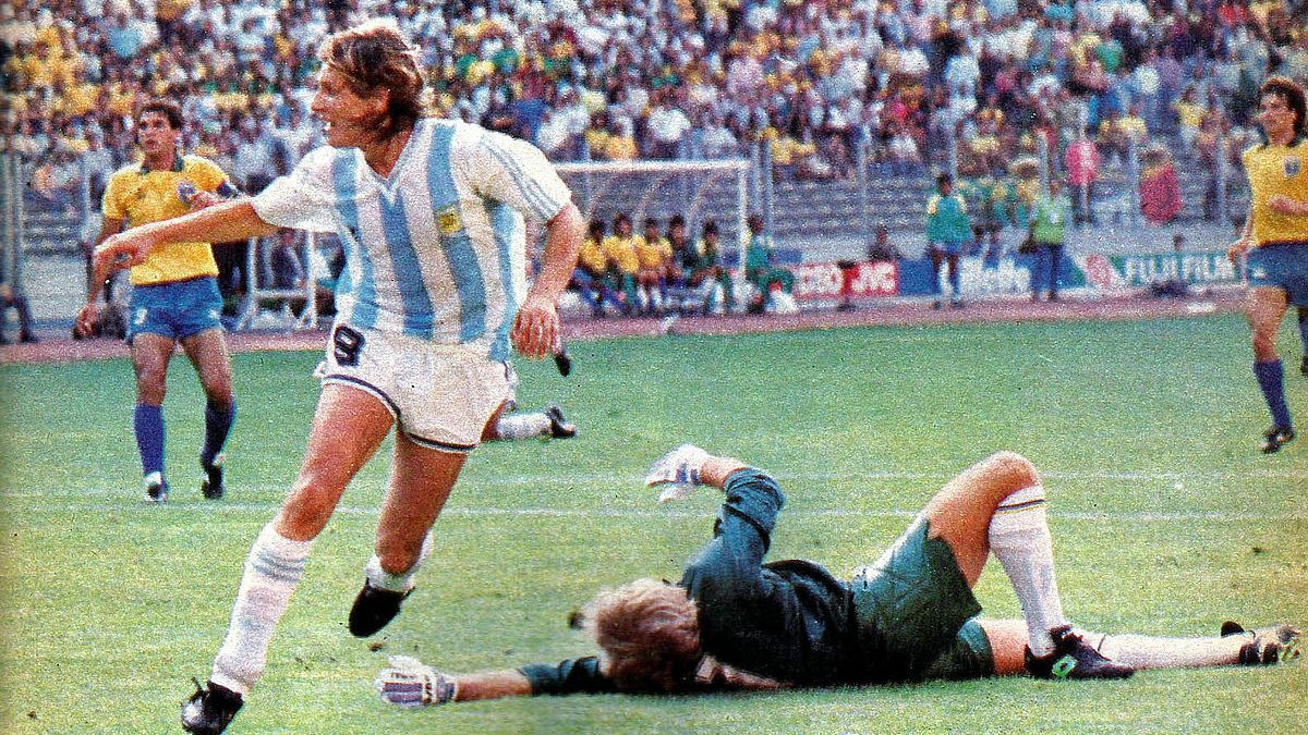 La historia detrás del bidón de Carlos Bilardo: una victoria ...