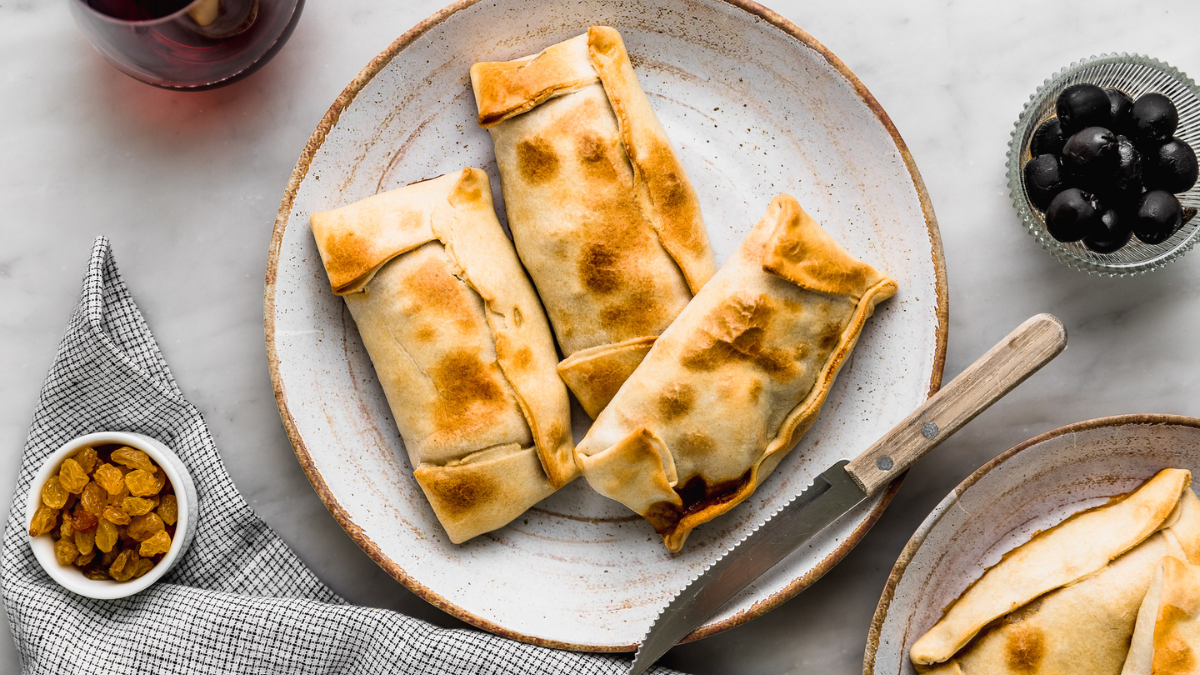 Cómo hacer empanadas chilenas de pino jugosas y fáciles en casa