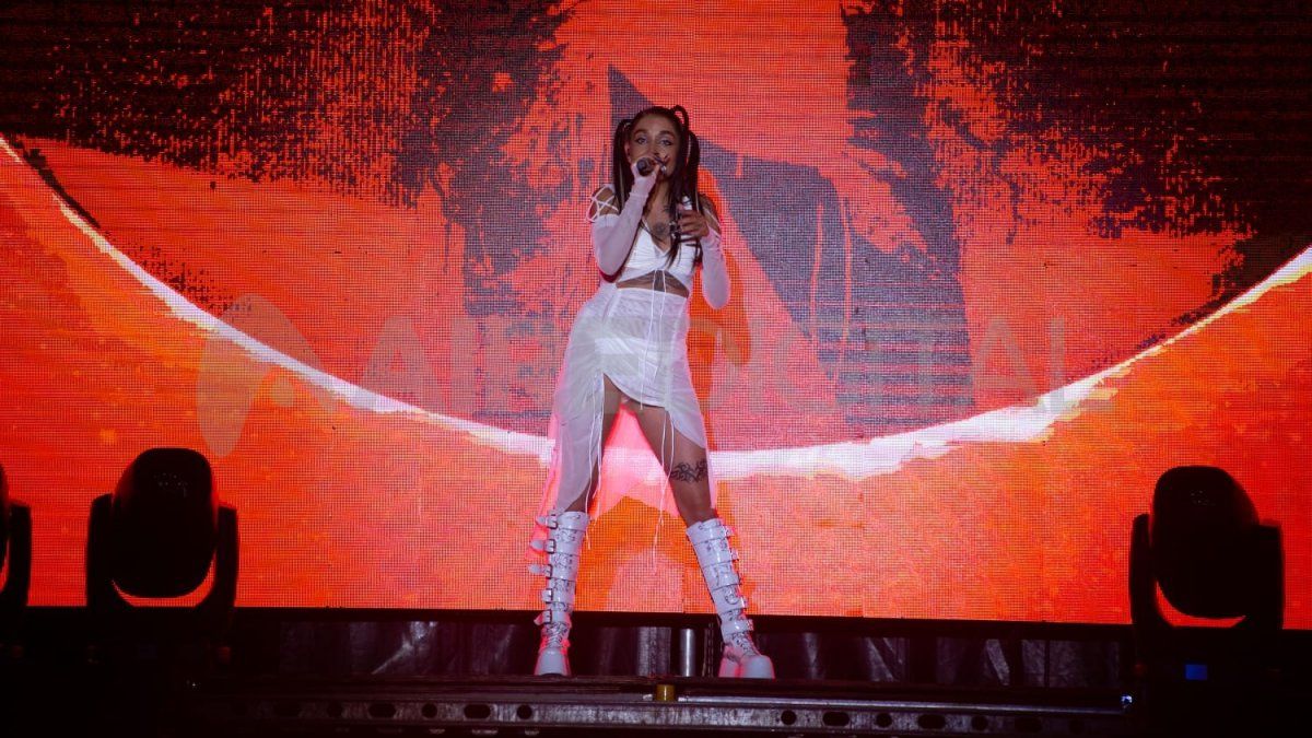 María Becerra brilló en Santa Fe e hizo bailar al público con sus hits