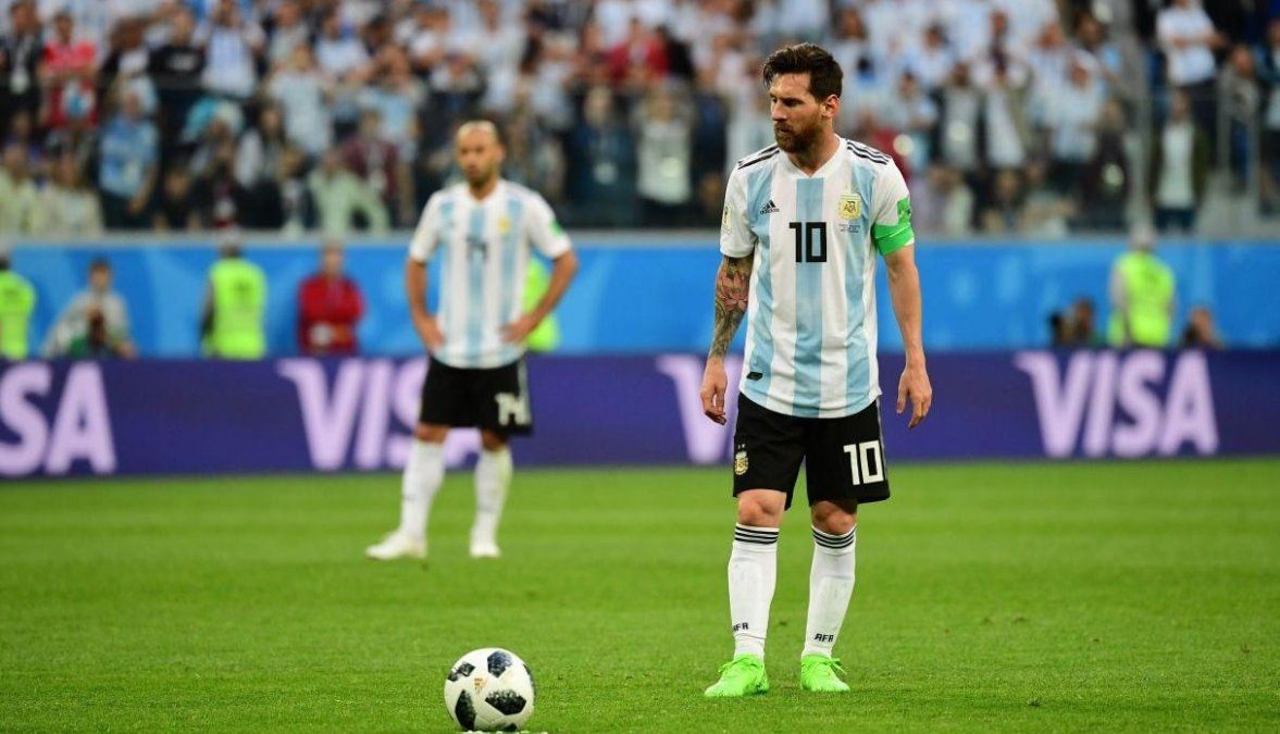 Un ex Colón fue el primero en enseñarle a Messi como patear tiro libres