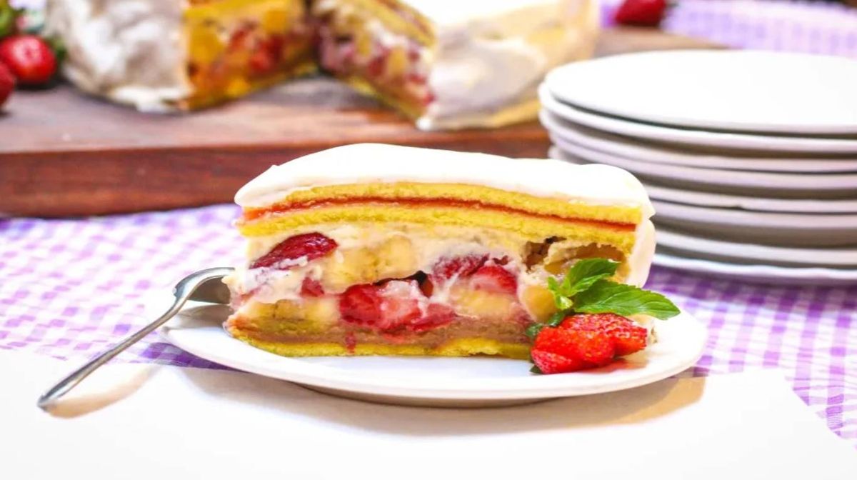 Cómo hacer un postre de frutillas y bananas con la receta de Maru Botana