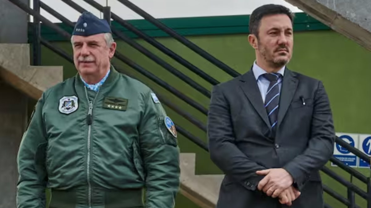 El Gobierno nacional relevó de su cargo al jefe de la Fuerza Aérea