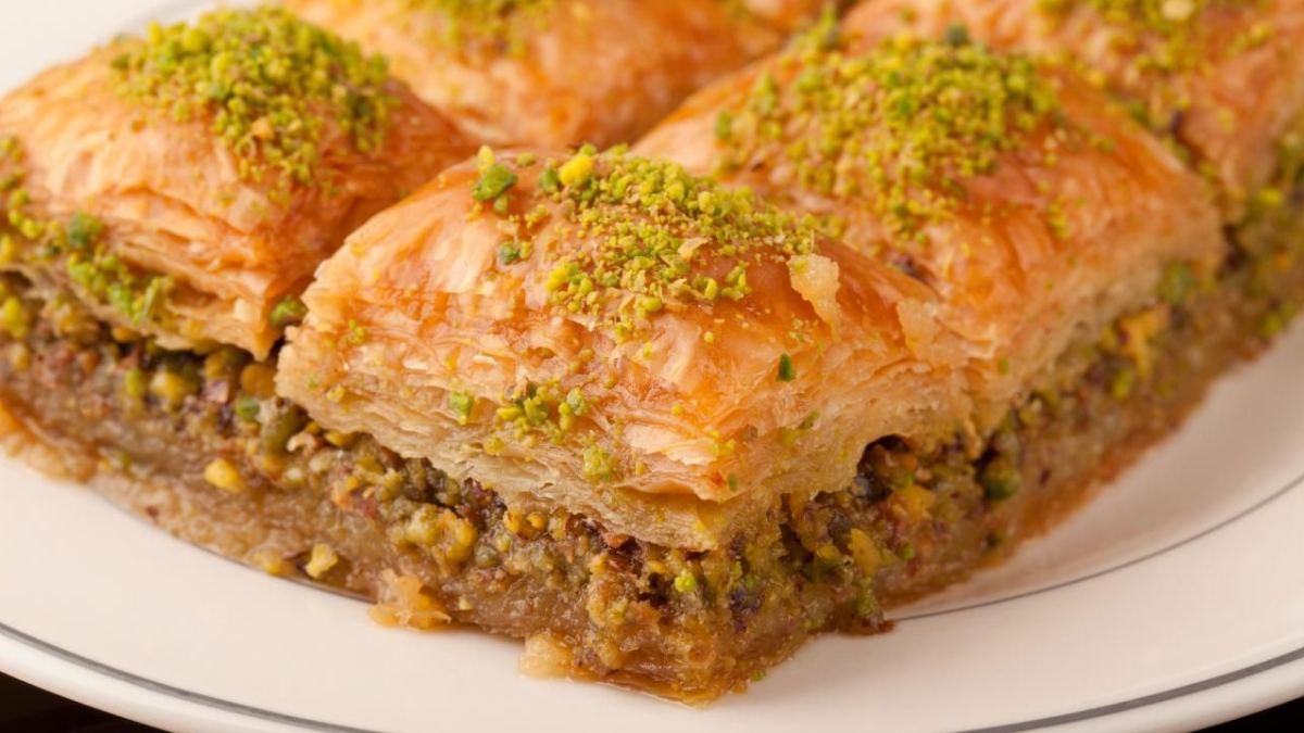 Así se hace el Baklava, el famoso postre de Turquía que fue manjar de ...
