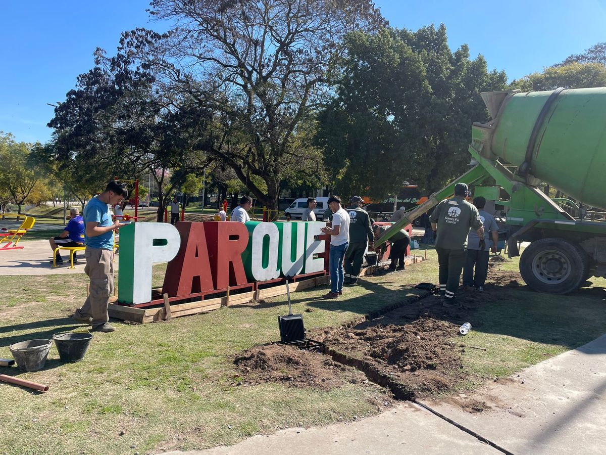 Santa Fe: comenzaron a instalarse letras corpóreas en el Parque del Sur