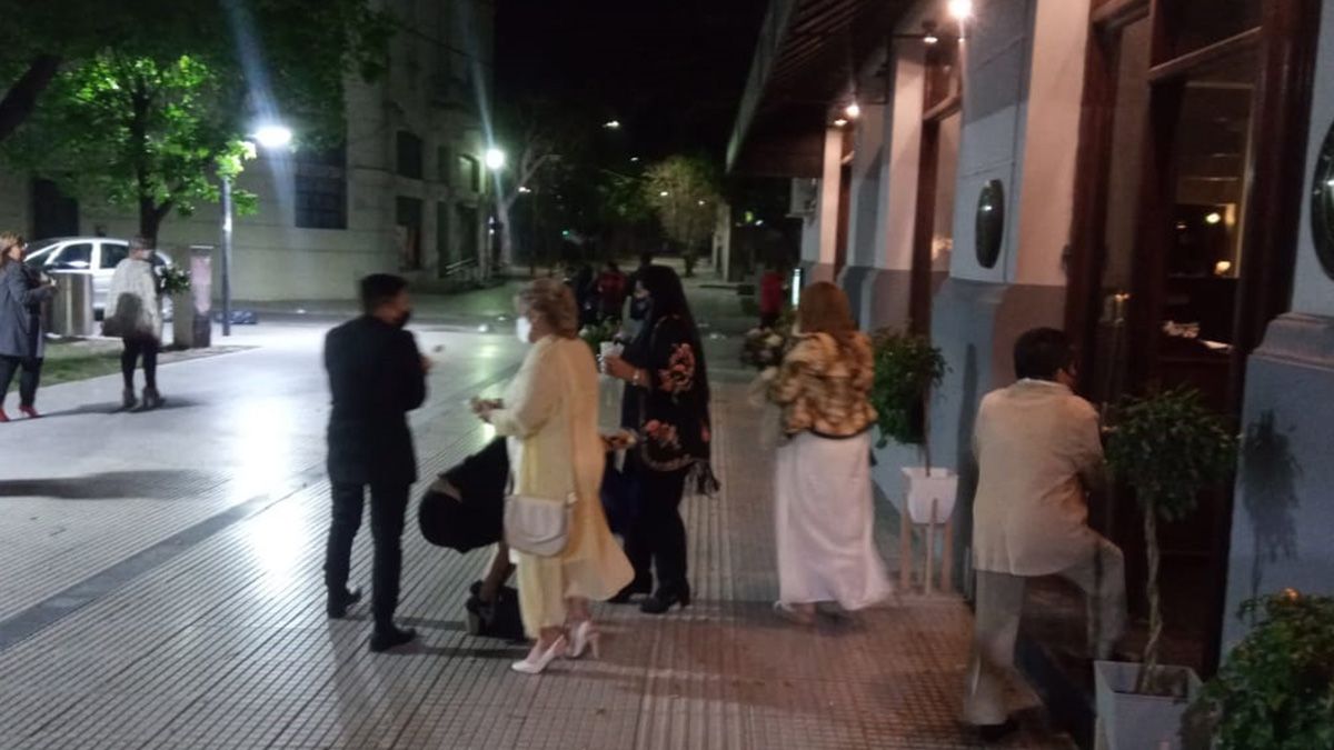 Desactivan una fiesta de casamiento en el restaurante del Castelar Hotel