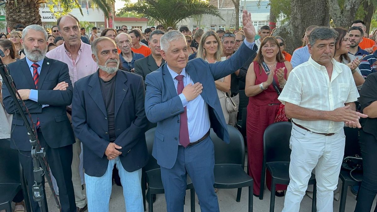 Mario Papaleo asumió su segundo mandato como intendente de Sauce Viejo ...