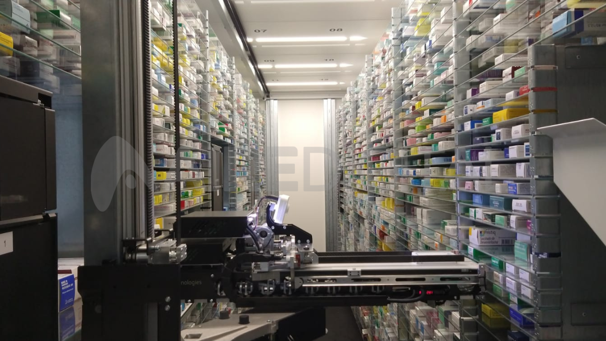 Farmacia Zentner sumó un robot para mejorar la atención de los clientes