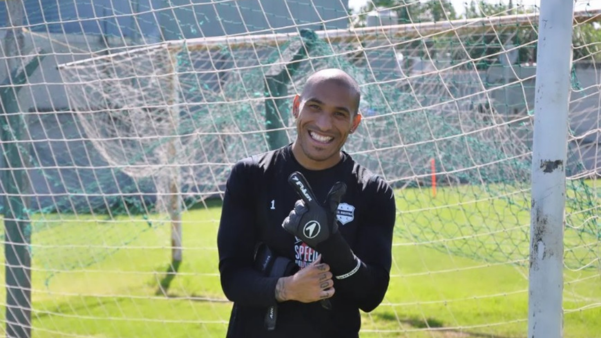 ¡Momentos! LA FOTO que compartió el arquero tras el triunfo de Riestra