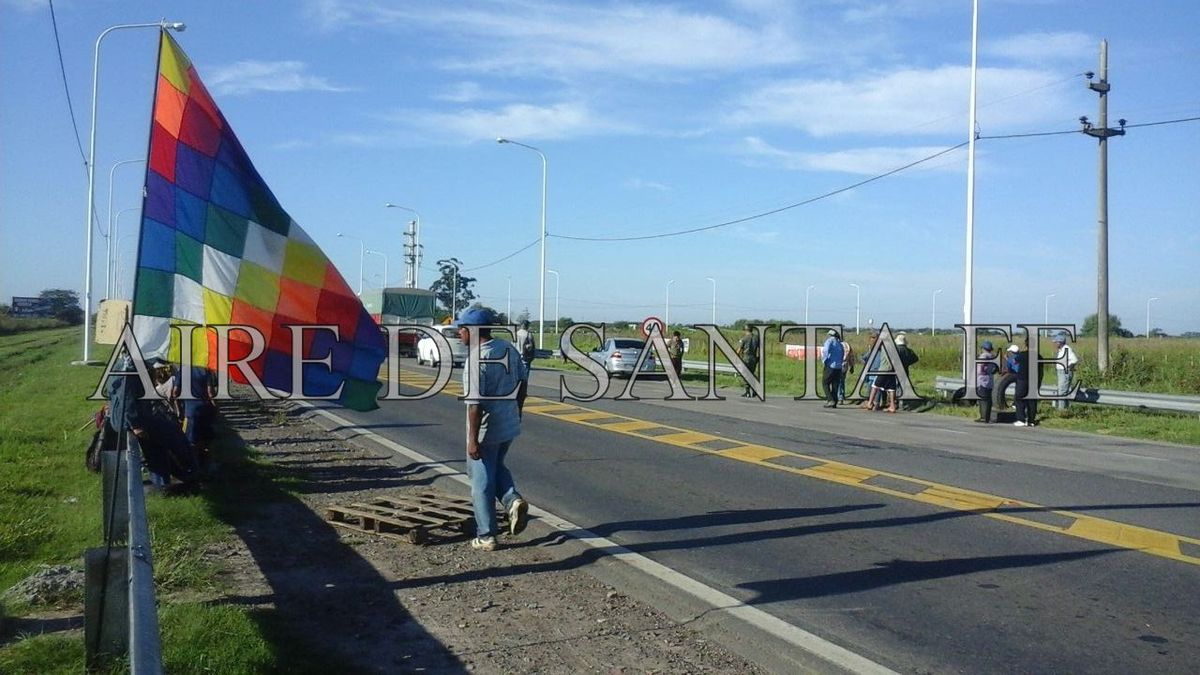 La comunidad Com-Caiá, corta de manera total la ruta 11