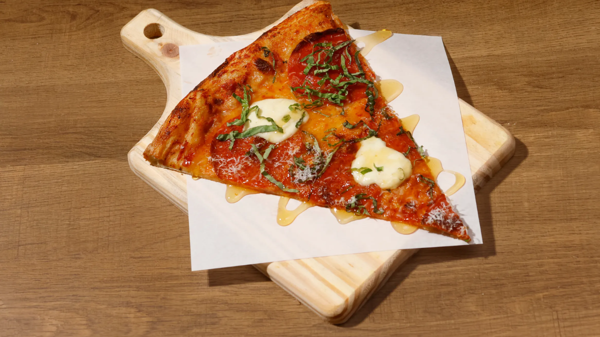 Cómo hacer pizza casera sin horno: la receta fácil, rápida y deliciosa