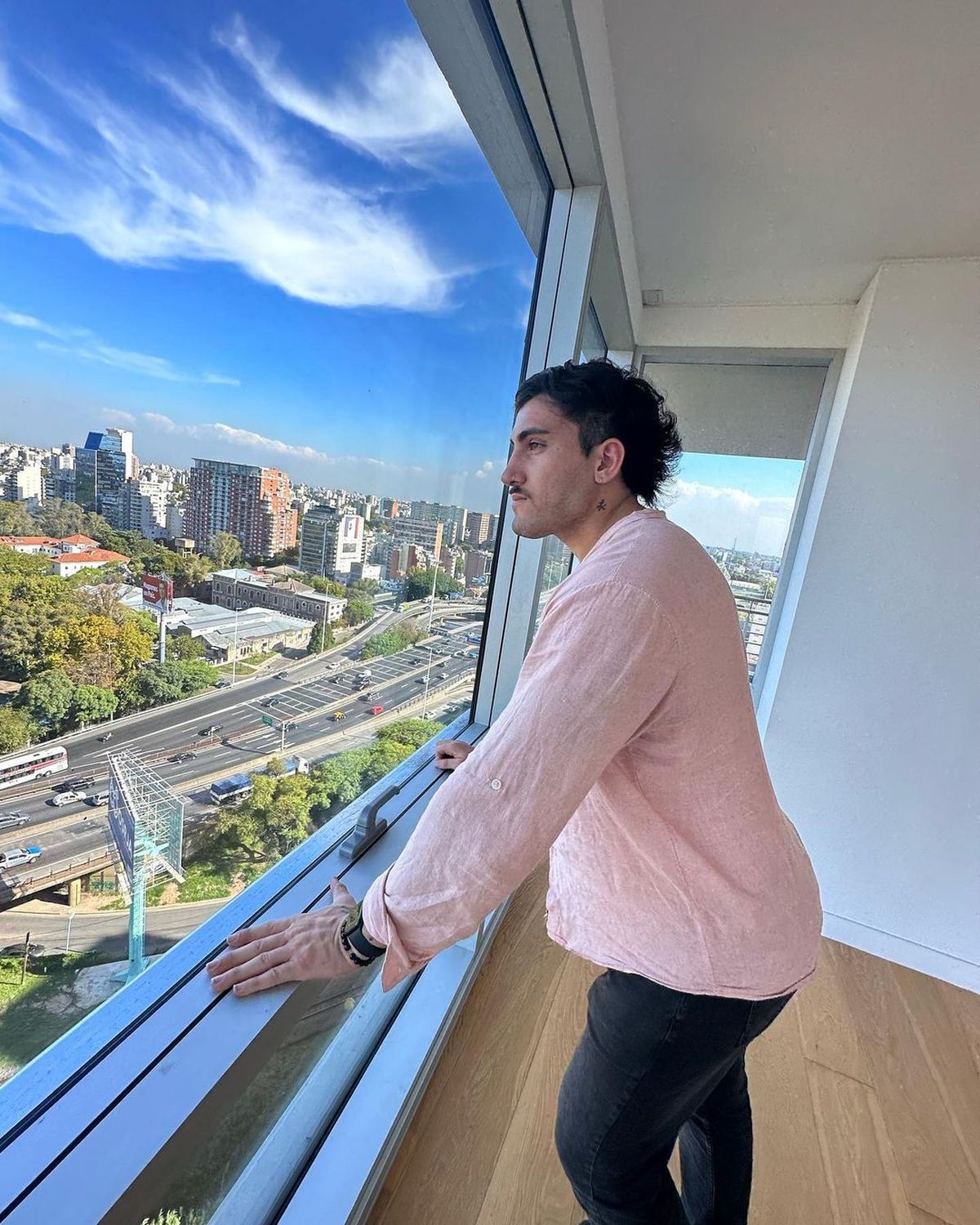 La modelo del video hot respondió a las acusaciones de Tomás Holder con un gesto al borde de la ...