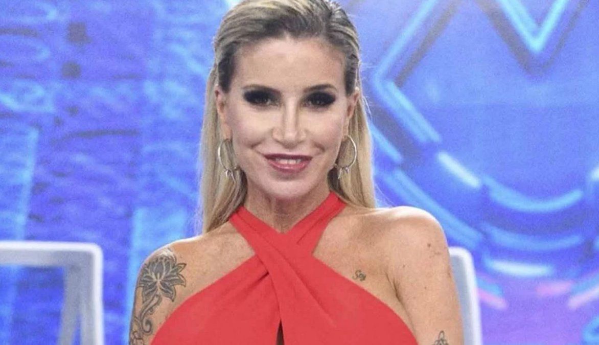 Flor Peña se mostró besando y tocándole los pechos a otra mujer