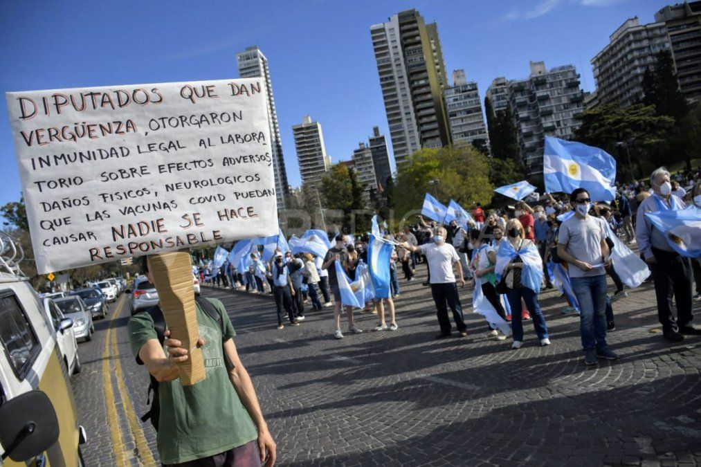El banderazo contra el gobierno se replicó en las ciudades de la ...