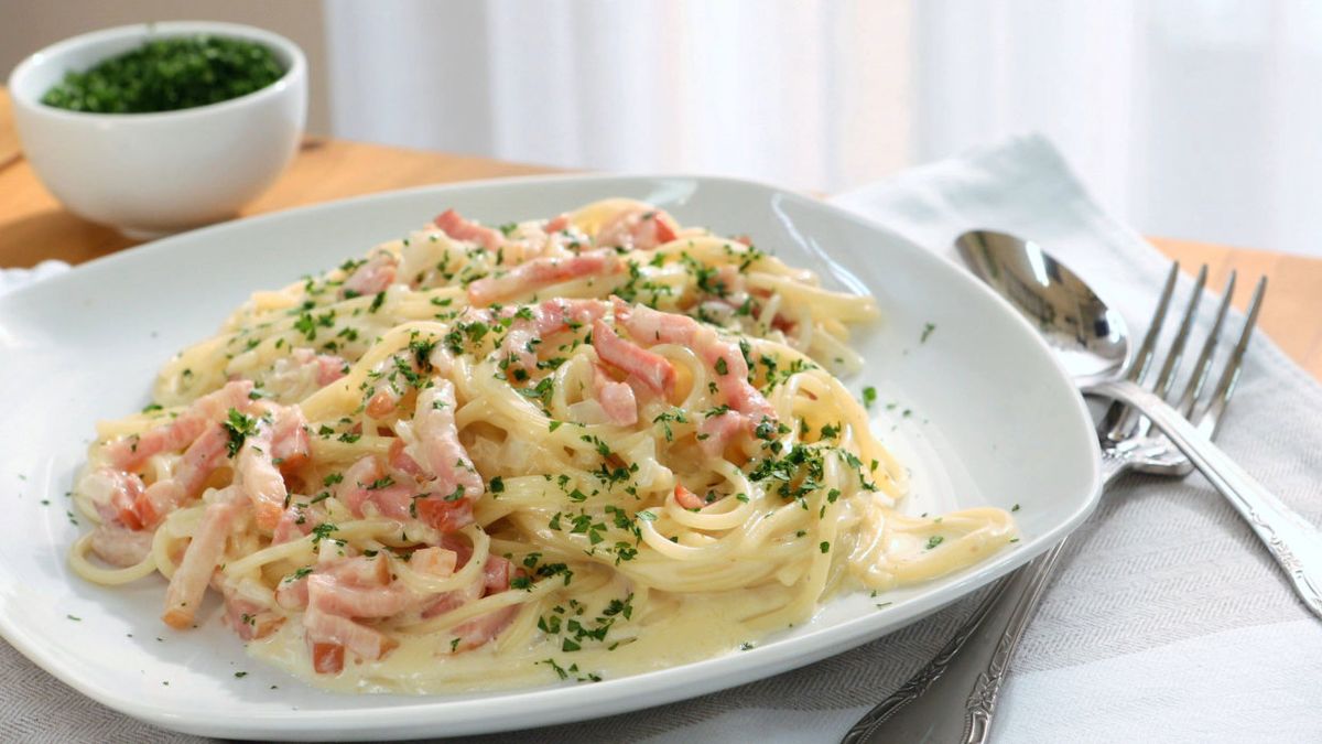 Cómo hacer spaguetis a la carbonara: el clásico italiano