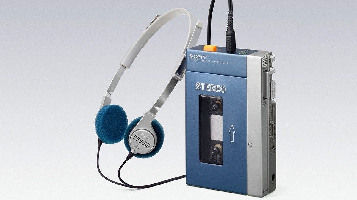 A 43 años del lanzamiento del Walkman, el reproductor portátil que ...