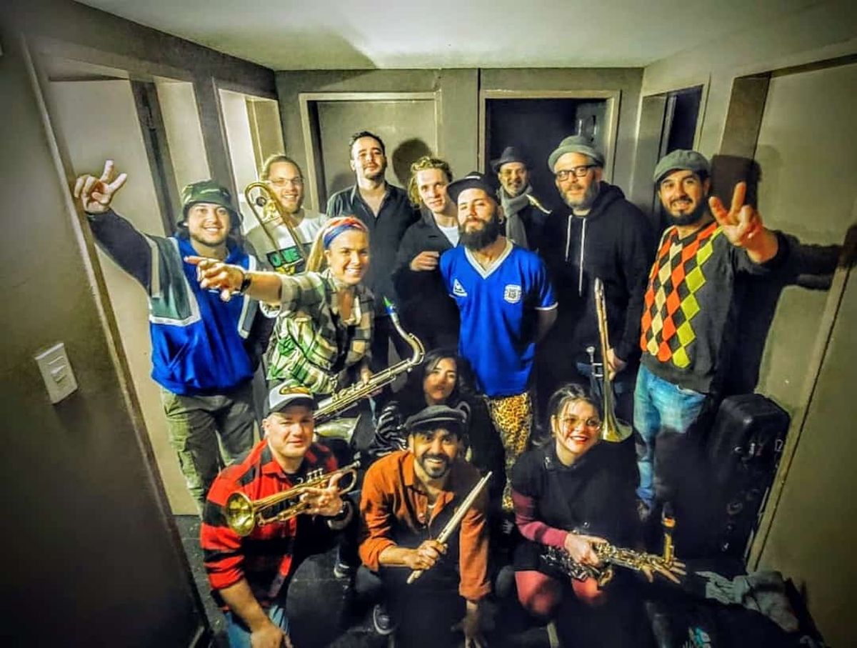 Octubre celebra a la poesía, al rock local y a las artes escénicas