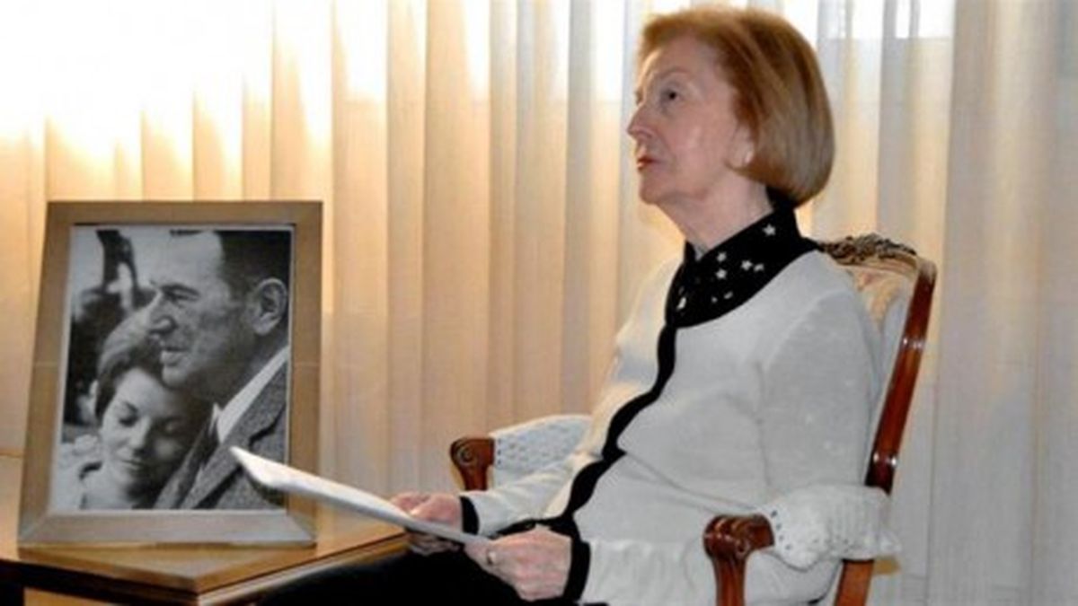 Isabel Perón despidió al “Momo” Venegas desde Madrid