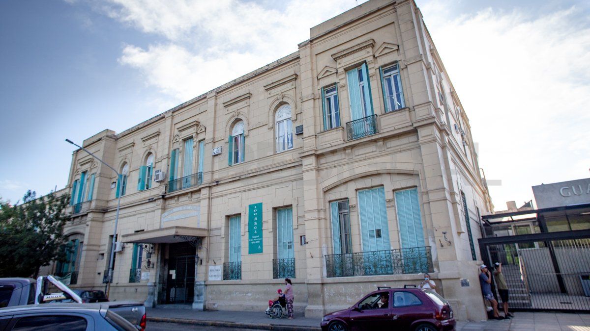 Cómo se utiliza el oxígeno medicinal en el hospital Cullen, en medio de ...
