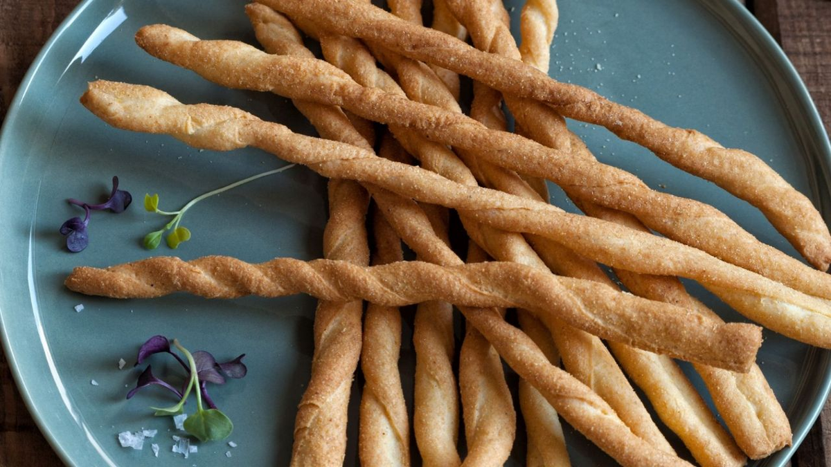 La receta de grisines de orégano para picotear cuando quieras