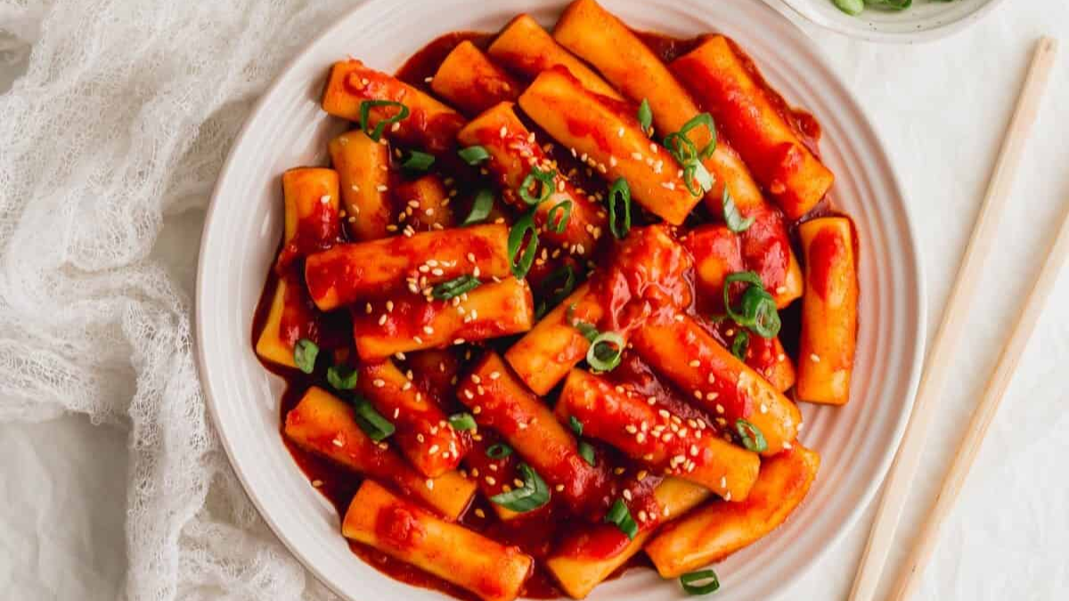 Tteokbokki: la receta fácil para hacer el mejor plato coreano en casa