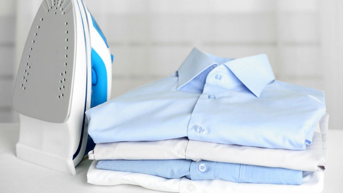 Cómo planchar una camisa en un minuto