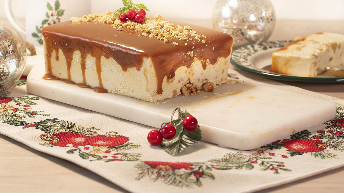 La receta de semifrío de turrón, el postre español ideal para Navidad
