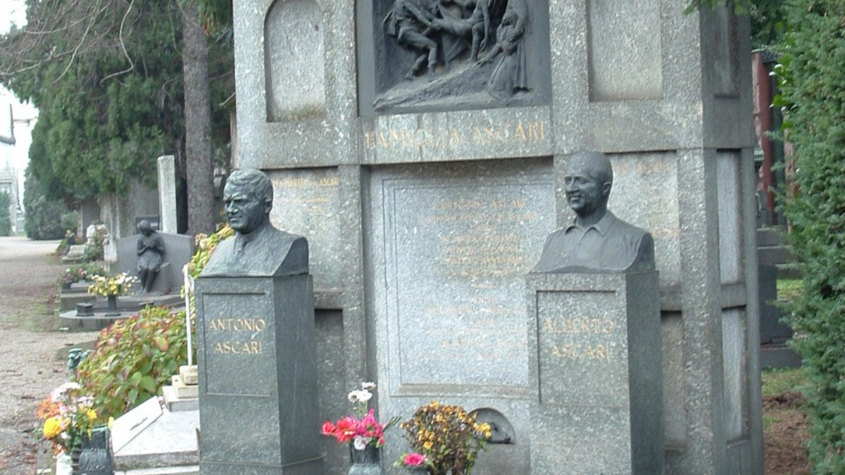 Las increíbles semejanzas en los destinos trágicos de Alberto Ascari y ...