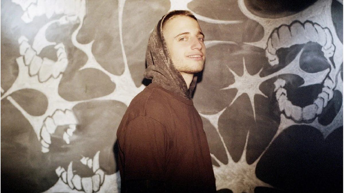 Wos lanzó su nuevo álbum titulado Oscuro Éxtasis