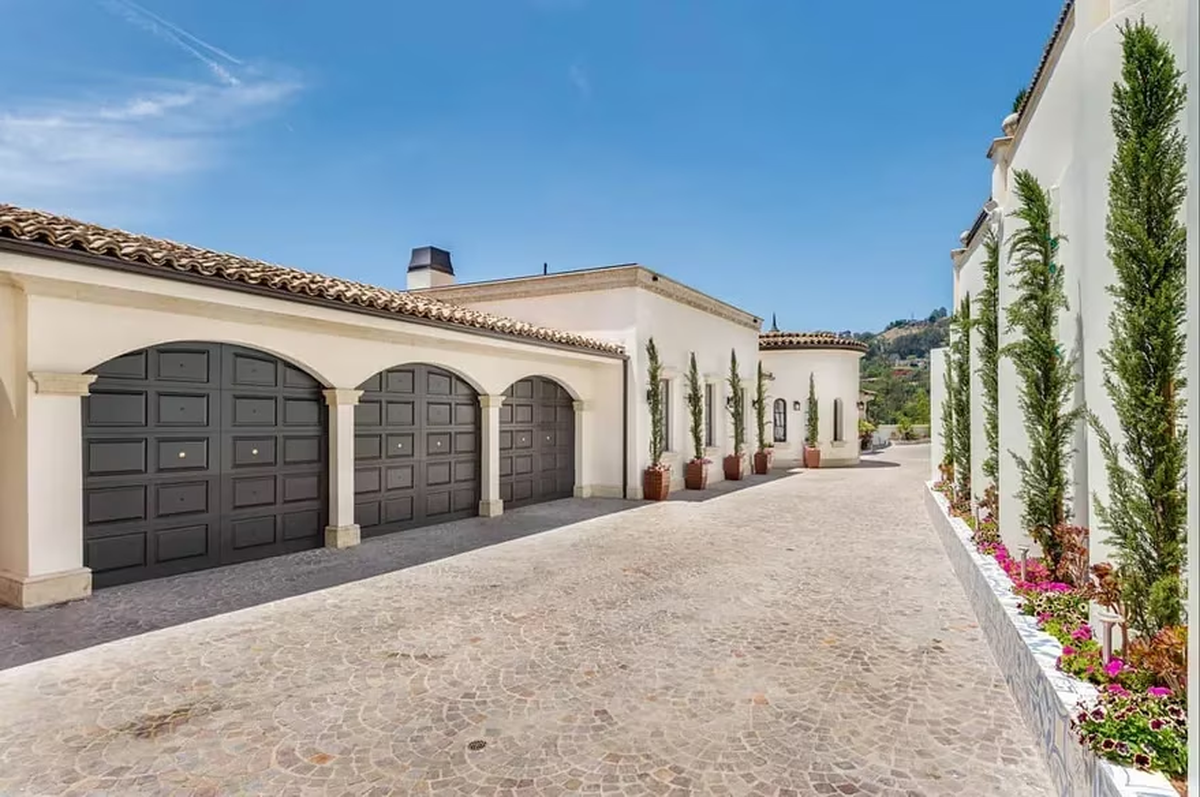 Los secretos del hogar de Cazzu: una mansión de ensueño con sala de ...