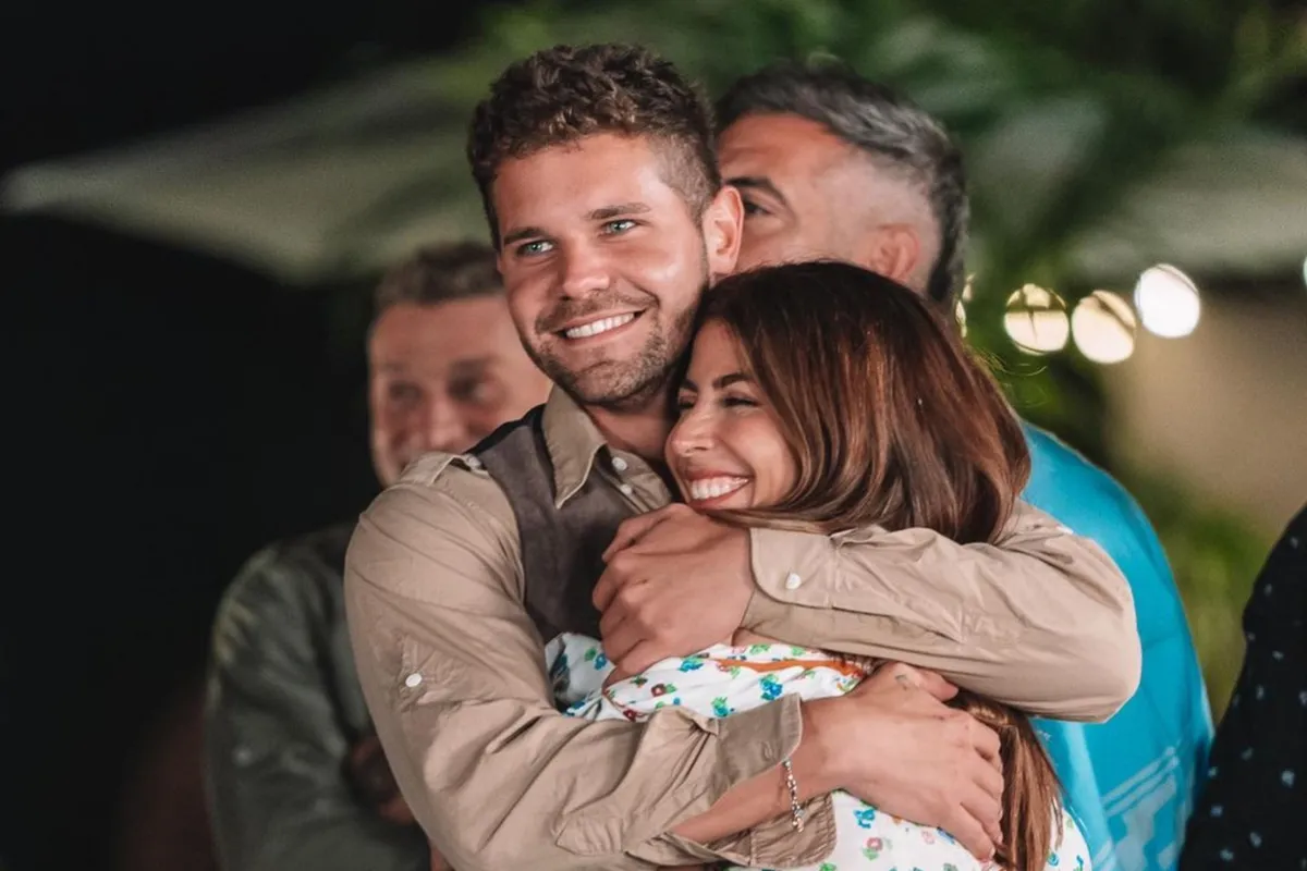 Locho Loccisano sorprendió a Majo Martino en Canta Conmigo Ahora: Me quiero casar