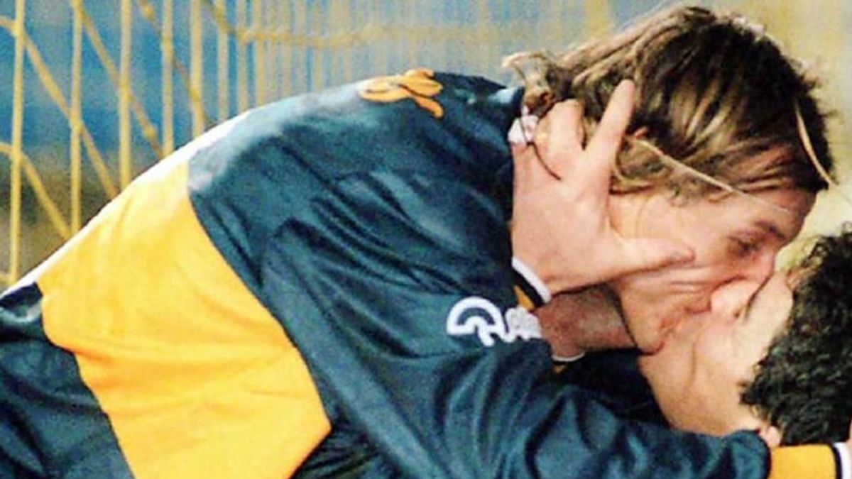 A 27 Años Del Beso Del Alma Entre Diego Maradona Y Claudio Caniggia En