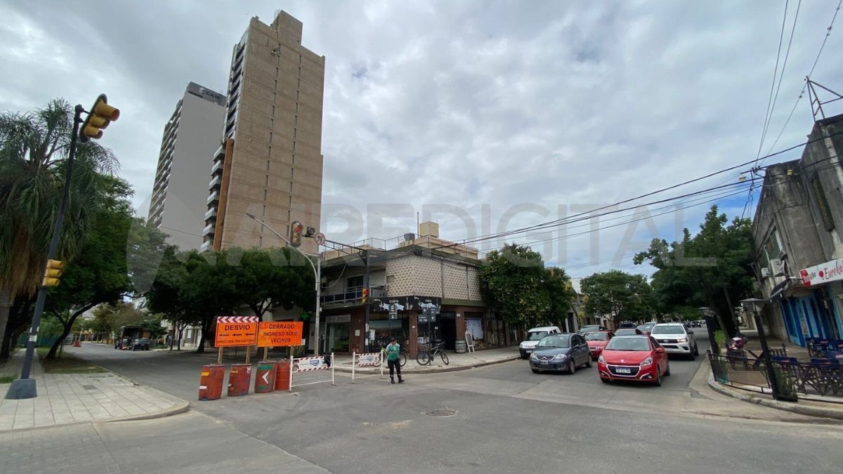 Corte de tránsito en Bulevar Pellegrini y Francia por obras de Aguas ...