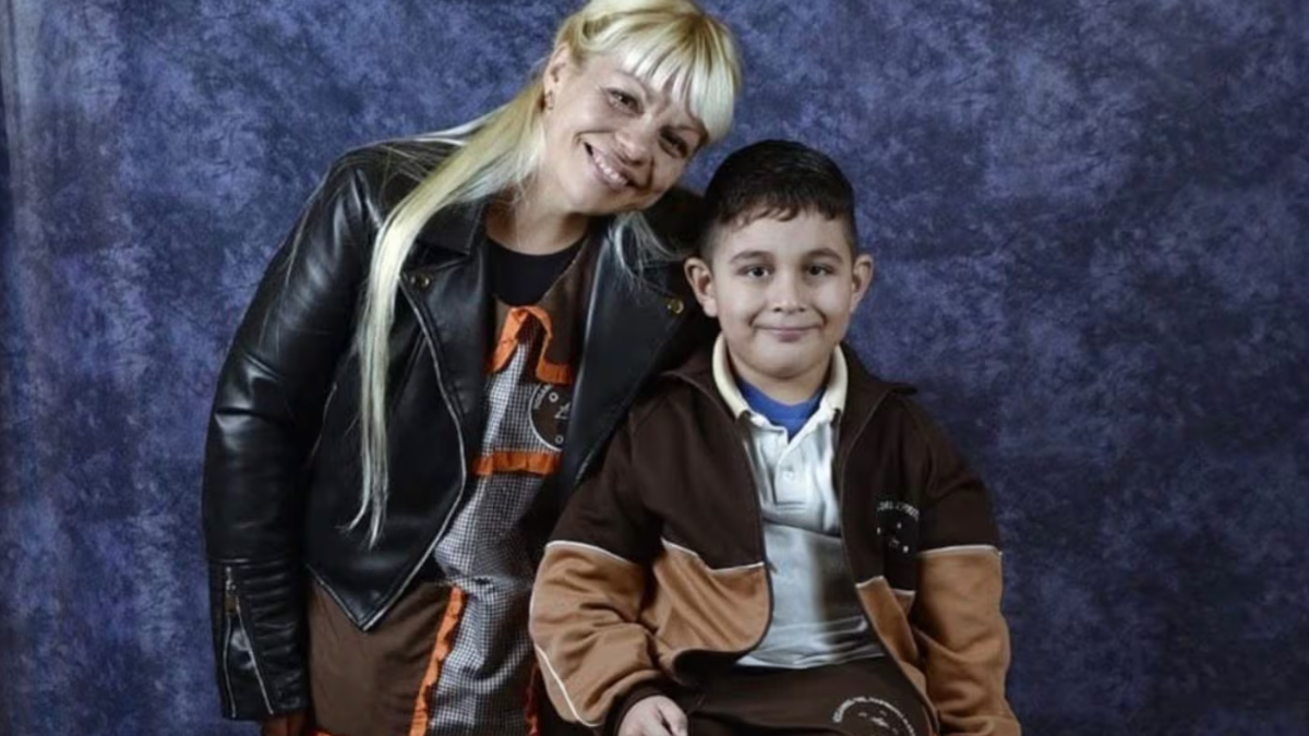 Qué reveló la autopsia de la mujer y su hijo de 7 años muertos en un ...