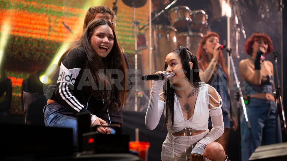 María Becerra brilló en Santa Fe e hizo bailar al público con sus hits