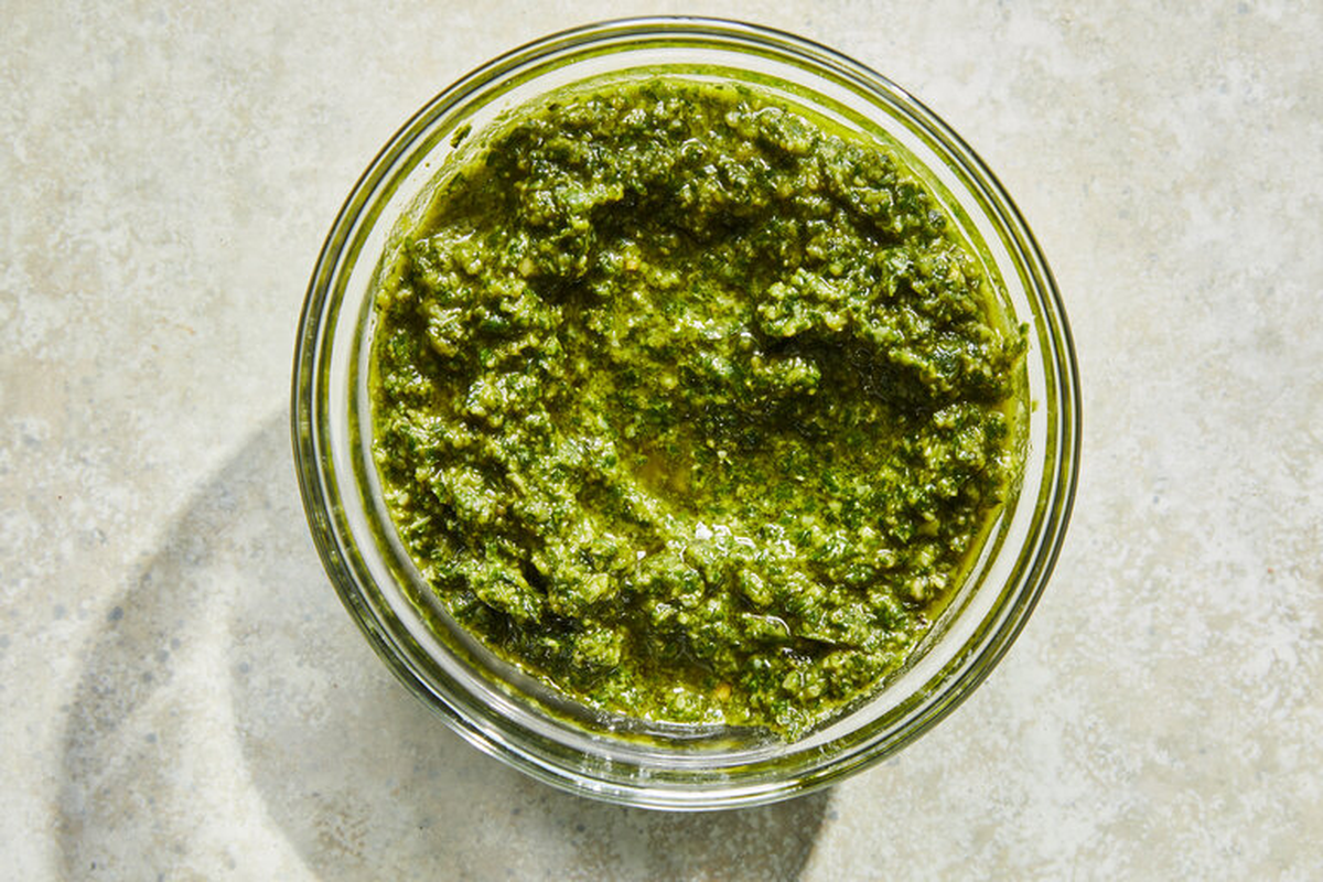Cómo hacer pesto: la receta original de este clásico italiano