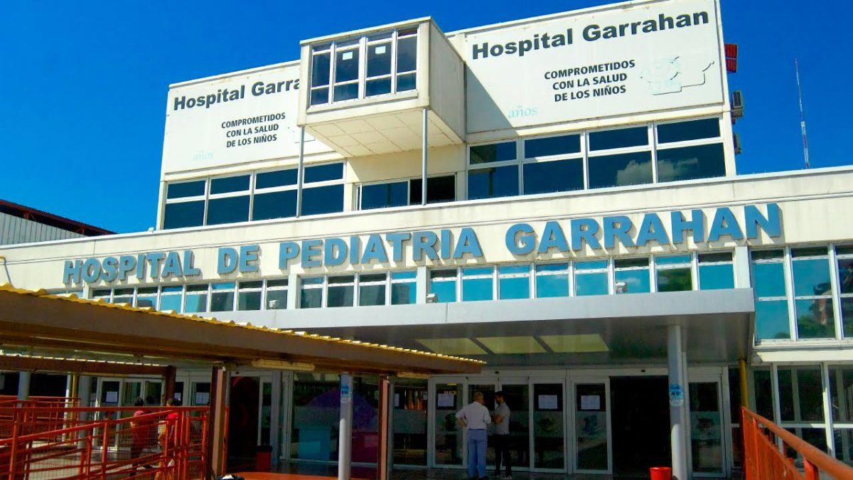 Un hito del Hospital Garrahan: operaron con éxito a una beba en el ...