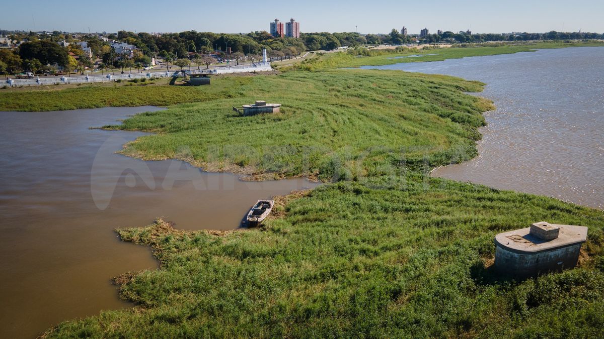 El embalsado de la Laguna Setúbal se trasladó al Puente Colgante