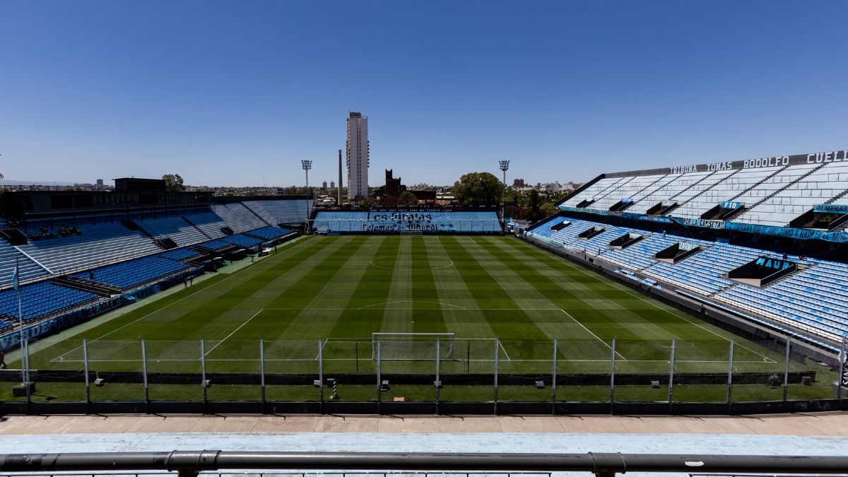 Con un final polémico por un gol anulado, Unión igualó sin goles ante ...