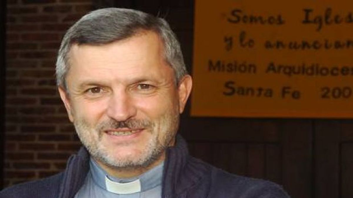 Hoy es la misa de despedida del padre Axel