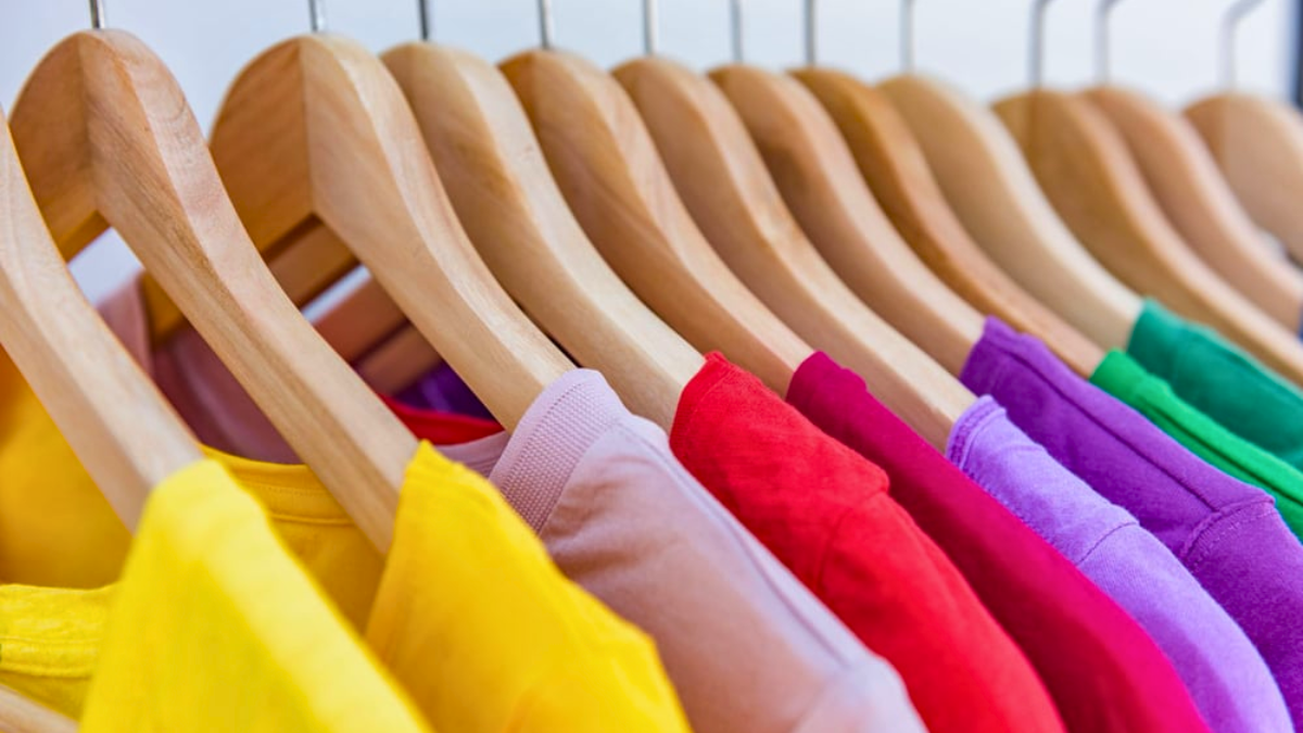 Descubrí el mejor truco para recuperar el color de la ropa desgastada ...