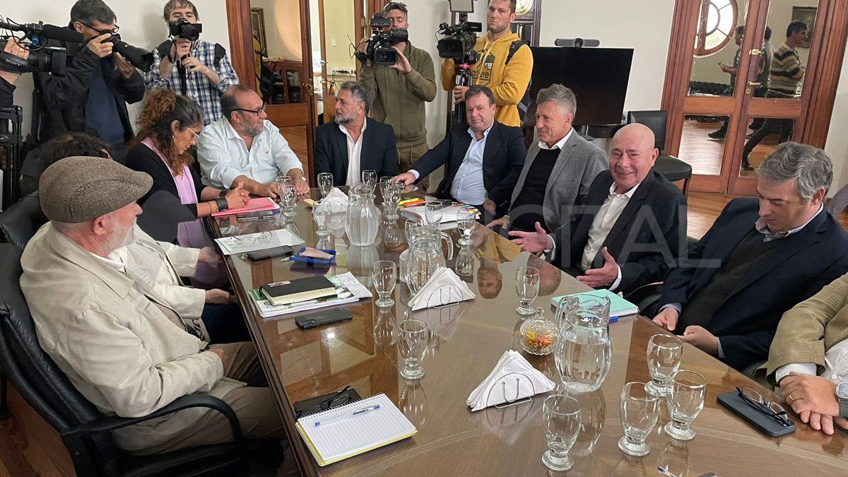 Paritarias en Santa Fe: Upcn aceptó la propuesta salarial del Gobierno ... Paritarias en Santa Fe: Upcn aceptó la propuesta salarial del Gobierno ...