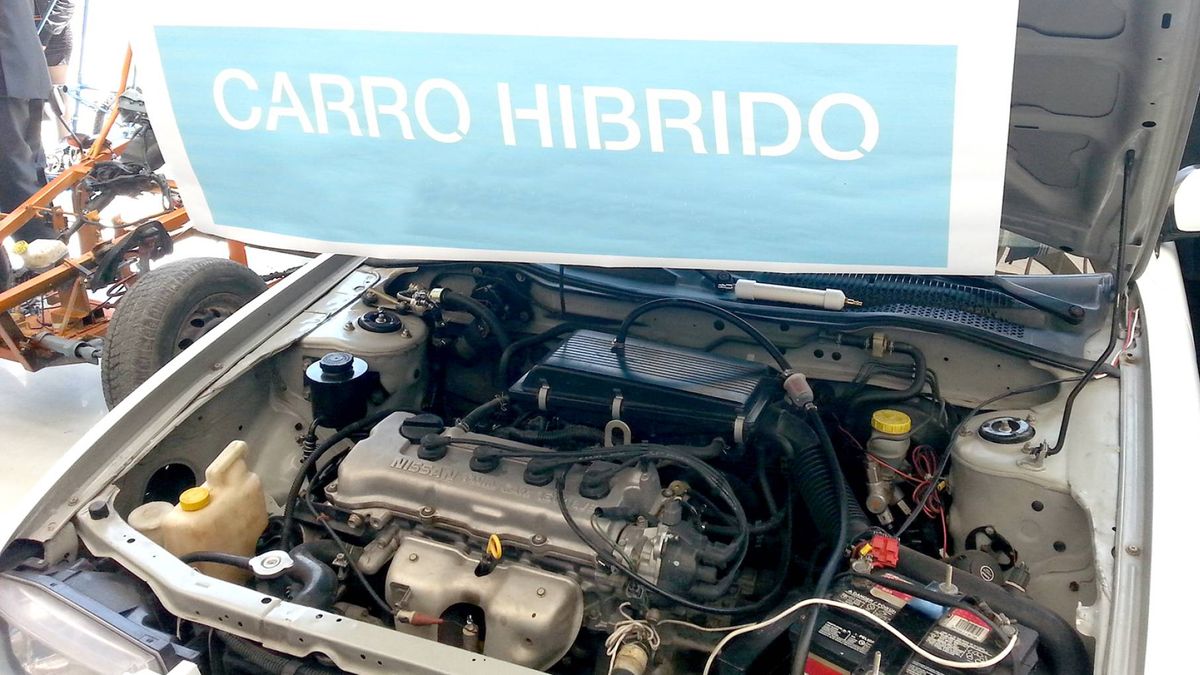 Un alumno de México crea un motor a base de agua