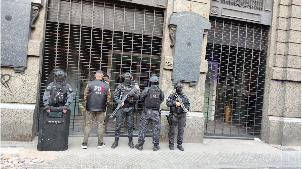 Cinco detenidos en Rosario por fraude bancario: pedían créditos a ...